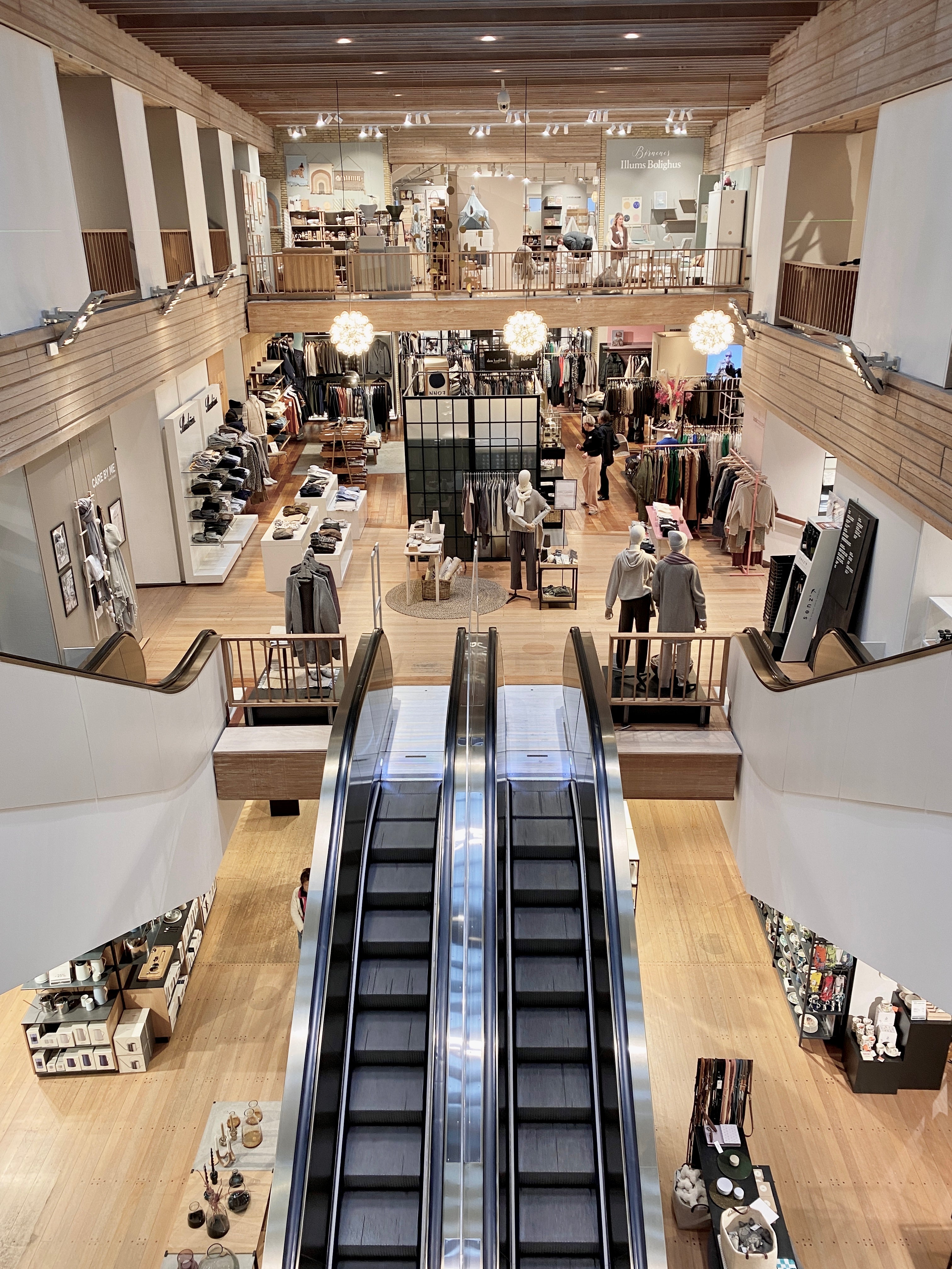 Interview Illums Bolighus & anniversary exhibition – CARE BY ME DK